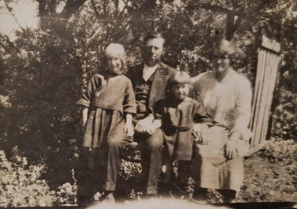 Centenarian profile for Edith Stephens • The 100 Project